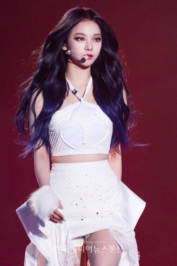 [KM포토] 에스파 카리나 ’여신의 등장'